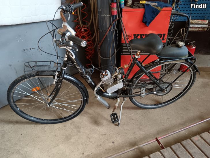 Säljes Cykel med motor