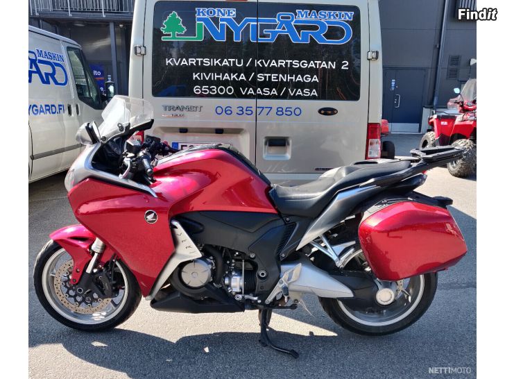 Myydään Honda VFR 12000 2010