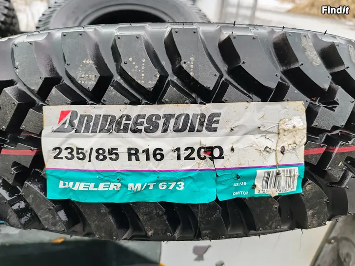 Säljes Bridgestone Dueler M/T 235/85 R16